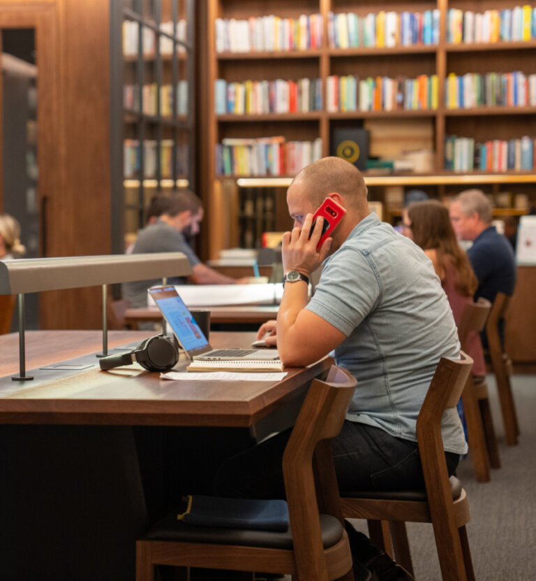 Spaces | Shared Workspace | Round Table Studios